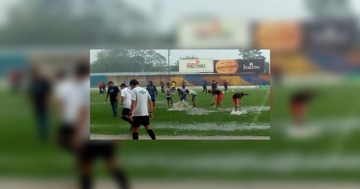 Unión Comercio vs. Deportivo Municipal: cancha inundada fue secada con ...