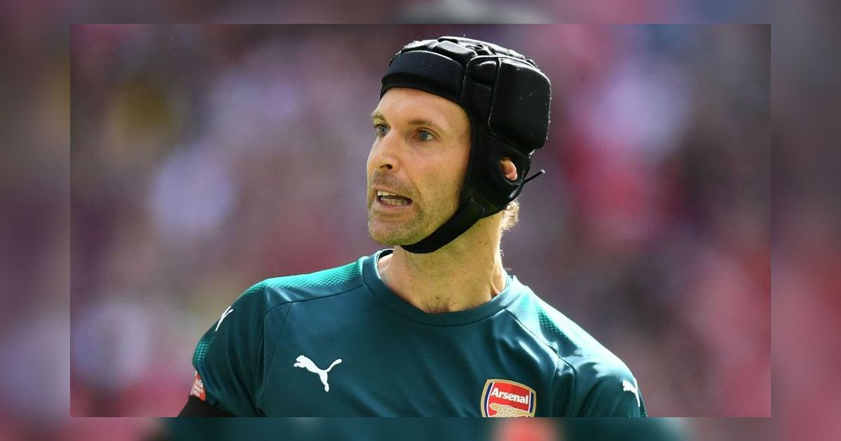 Petr Cech y su brillante respuesta a EA Sports por su peculiar look en ...