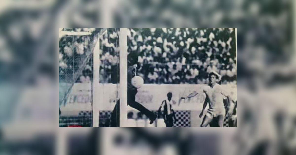 Universitario: cremas recuerdan el clásico que inmortalizó la garra ...
