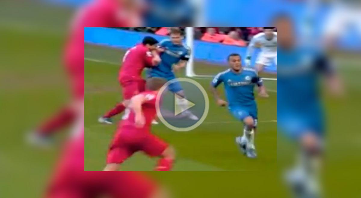 Luis Suarez mordió el brazo al defensor Branislav Ivanovic de Chelsea ...