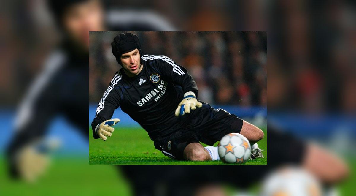 PSG y Mónaco tras los pasos del portero checo Petr Cech