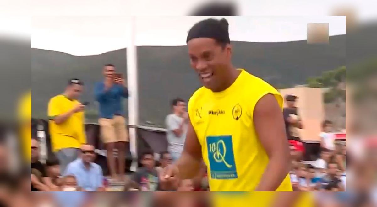 VIRAL: Ronaldinho y una exhibición de su 'magia' en Barcelona [VIDEO]