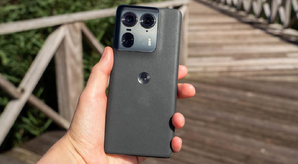 Este Motorola graba en 4K y carga en 10 minutos: triple cámara de 50 MP ...