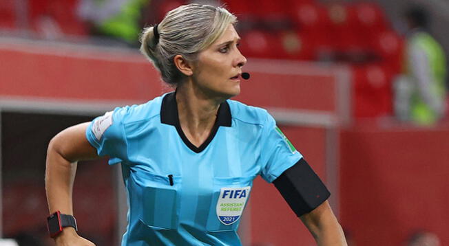 Mundial Qatar 2022 Quien es Neuza Back biografia arbitra brasilena de ...
